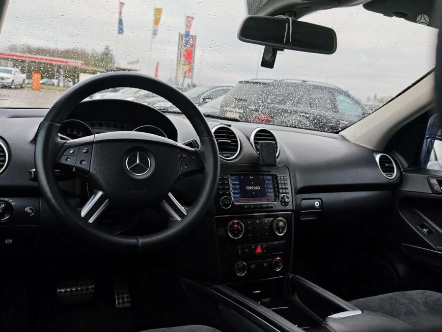 Black Mercedes-Benz ML 320 2006 in Vilnius, with an engine capacity of 2.99 L and mileage of 366 thousand km for 7700 €, photo 9 on AUTOMOTO.COM.LV