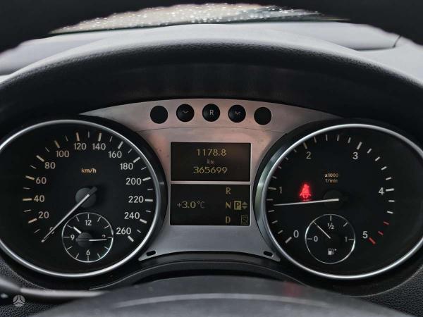 Black Mercedes-Benz ML 320 2006 in Vilnius, with an engine capacity of 2.99 L and mileage of 366 thousand km for 7700 €, photo 11 on AUTOMOTO.COM.LV