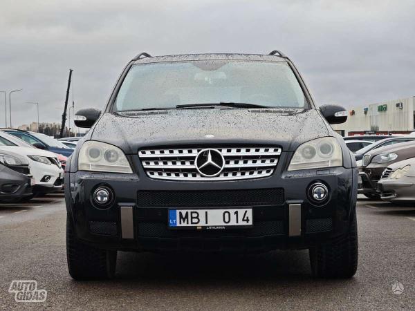 Black Mercedes-Benz ML 320 2006 in Vilnius, with an engine capacity of 3.00 L and mileage of 366 thousand km for 7500 €, photo 2 on AUTOMOTO.COM.LV