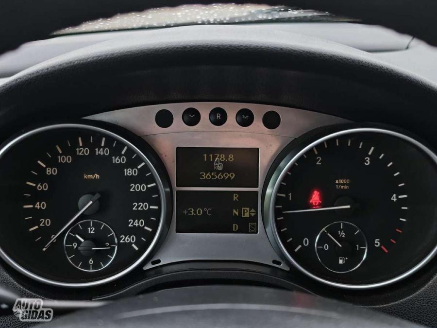 Black Mercedes-Benz ML 320 2006 in Vilnius, with an engine capacity of 3.00 L and mileage of 366 thousand km for 7500 €, photo 11 on AUTOMOTO.COM.LV