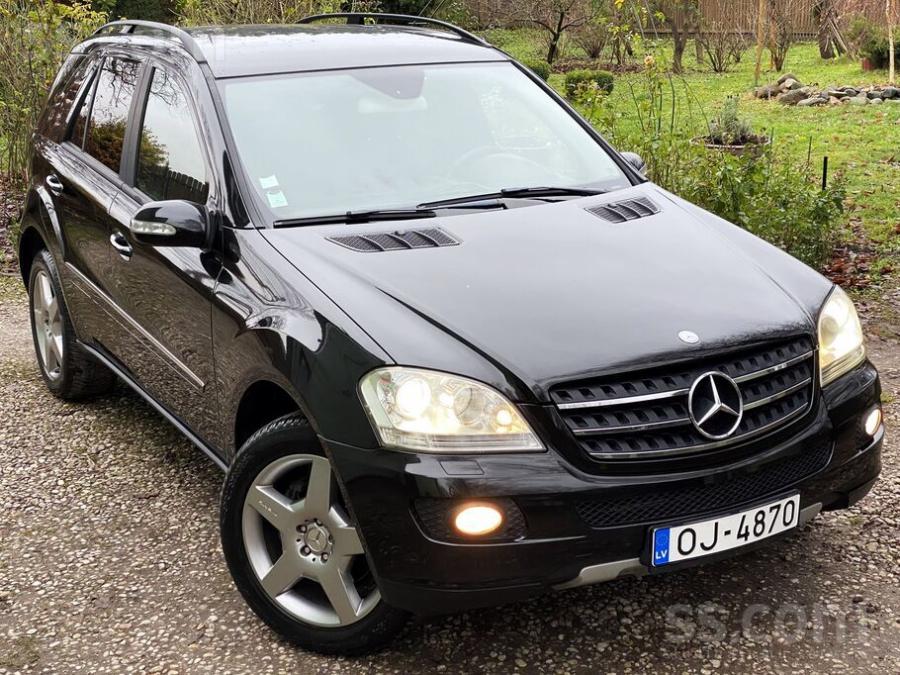 Melns Mercedes-Benz ML 320 2006 Rīga, ar dzinēja tilpumu 3.00 L un nobraukumu 288 tūkst. km par 6500 €, foto 4 vietnē AUTOMOTO.COM.LV