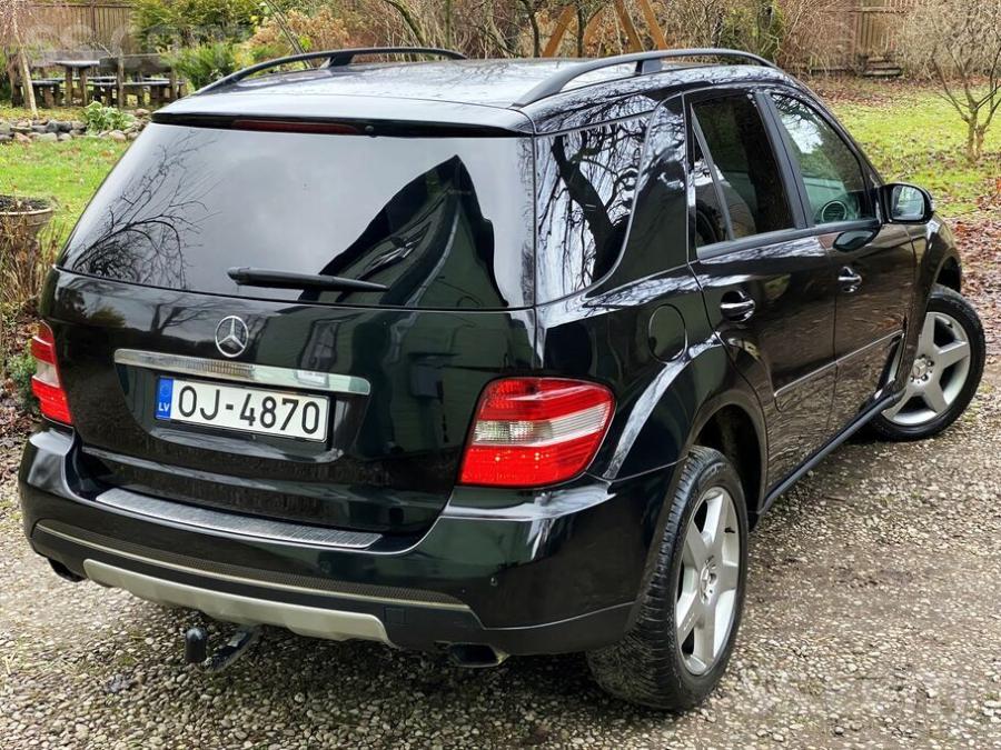 Melns Mercedes-Benz ML 320 2006 Rīga, ar dzinēja tilpumu 3.00 L un nobraukumu 288 tūkst. km par 6500 €, foto 8 vietnē AUTOMOTO.COM.LV