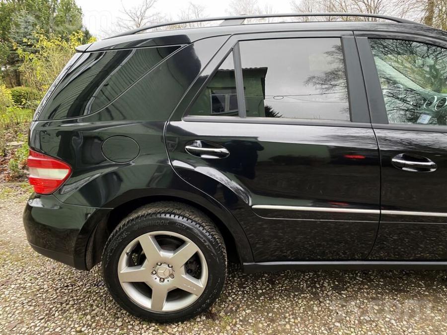 Melns Mercedes-Benz ML 320 2006 Rīga, ar dzinēja tilpumu 3.00 L un nobraukumu 288 tūkst. km par 6500 €, foto 26 vietnē AUTOMOTO.COM.LV
