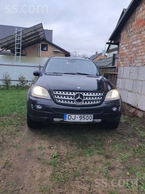 Black Mercedes-Benz ML 320 2006 in Daugavpils, with an engine capacity of 3.00 L and mileage of 341 thousand km for 6000 €, photo 10 on AUTOMOTO.COM.LV