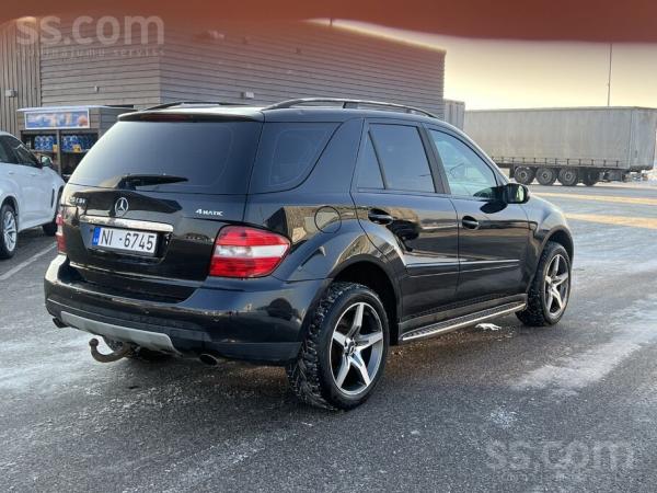 Black Mercedes-Benz ML 320 2006 in Riga, with an engine capacity of 3.00 L and mileage of 350 thousand km for 5100 €, photo 6 on AUTOMOTO.COM.LV