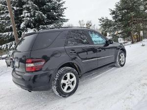 Black Mercedes-Benz ML 320 2006 in Kaunas, with an engine capacity of 3.00 L and mileage of 264 thousand km for 4800 €, photo 5 on AUTOMOTO.COM.LV