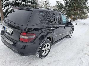 Black Mercedes-Benz ML 320 2006 in Kaunas, with an engine capacity of 3.00 L and mileage of 264 thousand km for 4800 €, photo 7 on AUTOMOTO.COM.LV