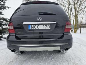 Black Mercedes-Benz ML 320 2006 in Kaunas, with an engine capacity of 3.00 L and mileage of 264 thousand km for 4800 €, photo 10 on AUTOMOTO.COM.LV