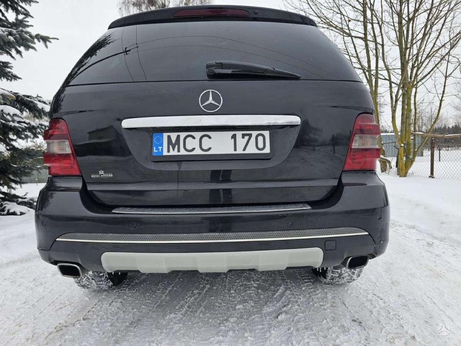 Black Mercedes-Benz ML 320 2006 in Kaunas, with an engine capacity of 3.00 L and mileage of 264 thousand km for 4800 €, photo 10 on AUTOMOTO.COM.LV