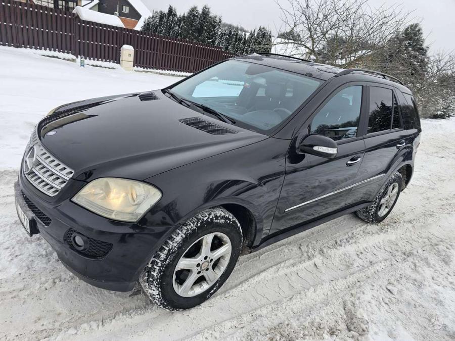 Black Mercedes-Benz ML 320 2006 in Kaunas, with an engine capacity of 3.00 L and mileage of 264 thousand km for 4800 €, photo 12 on AUTOMOTO.COM.LV