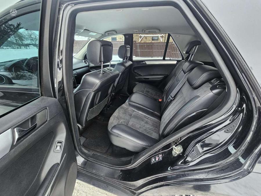 Black Mercedes-Benz ML 320 2006 in Kaunas, with an engine capacity of 3.00 L and mileage of 264 thousand km for 4800 €, photo 28 on AUTOMOTO.COM.LV