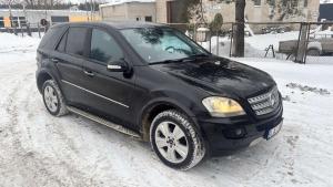 Black Mercedes-Benz ML 320 2006 in Moletai, with an engine capacity of 2.99 L and mileage of 485 thousand km for 3700 €, photo  on AUTOMOTO.COM.LV