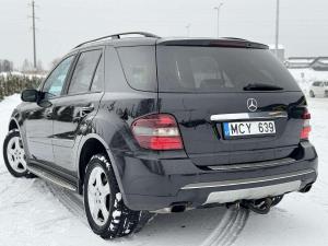 Melns Mercedes-Benz ML 320 2006 Kauņa, ar dzinēja tilpumu 3.00 L un nobraukumu 343 tūkst. km par 4950 €, foto 4 vietnē AUTOMOTO.COM.LV