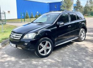 Melns Mercedes-Benz ML 320 2006 Šauļi, ar dzinēja tilpumu 3.00 L un nobraukumu 439 tūkst. km par 3450 €, foto 5 vietnē AUTOMOTO.COM.LV