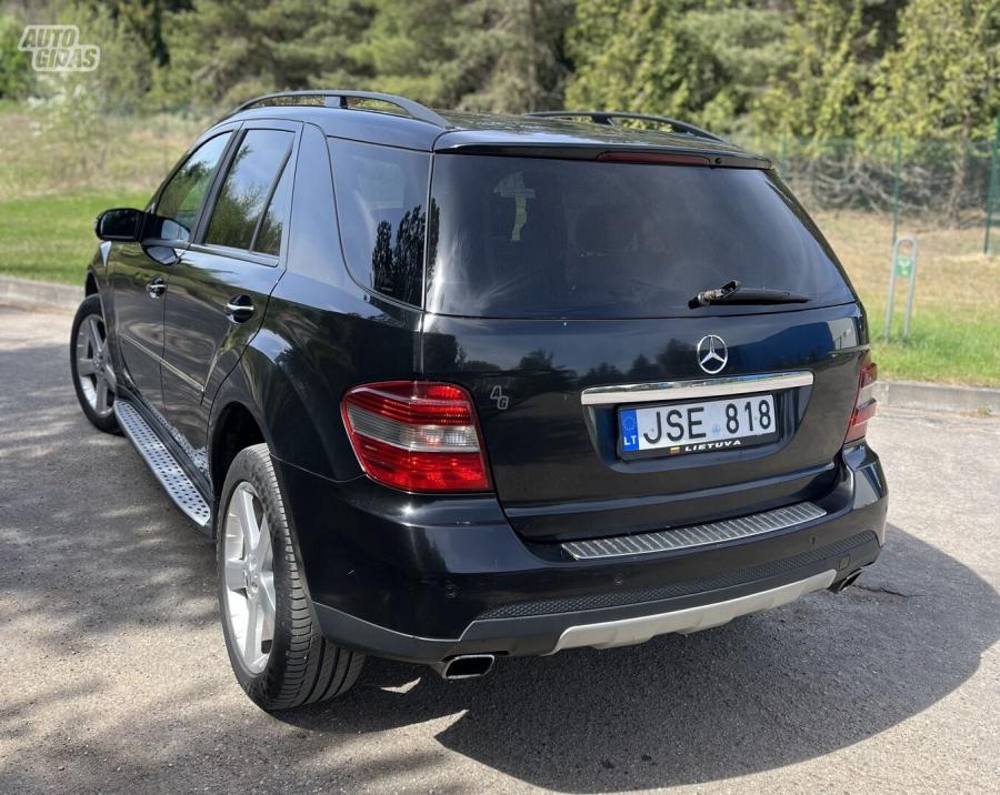 Melns Mercedes-Benz ML 320 2006 Šauļi, ar dzinēja tilpumu 3.00 L un nobraukumu 439 tūkst. km par 3450 €, foto 9 vietnē AUTOMOTO.COM.LV