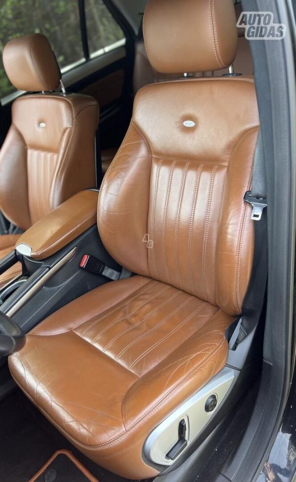 Black Mercedes-Benz ML 320 2006 in Siauliai, with an engine capacity of 3.00 L and mileage of 439 thousand km for 3450 €, photo 10 on AUTOMOTO.COM.LV
