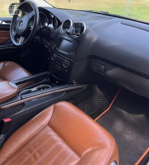 Melns Mercedes-Benz ML 320 2006 Šauļi, ar dzinēja tilpumu 3.00 L un nobraukumu 439 tūkst. km par 3450 €, foto 13 vietnē AUTOMOTO.COM.LV