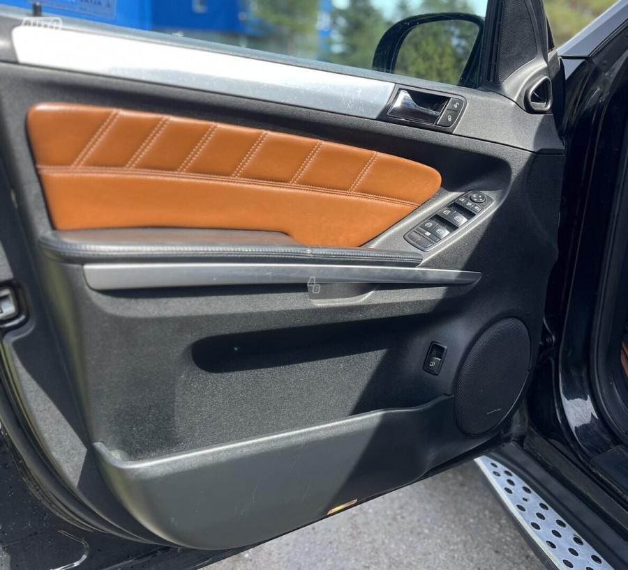 Melns Mercedes-Benz ML 320 2006 Šauļi, ar dzinēja tilpumu 3.00 L un nobraukumu 439 tūkst. km par 3450 €, foto 16 vietnē AUTOMOTO.COM.LV