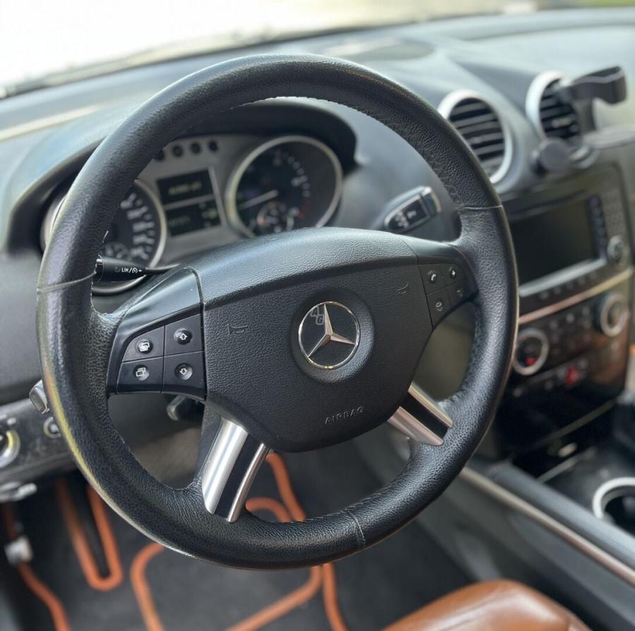 Melns Mercedes-Benz ML 320 2006 Šauļi, ar dzinēja tilpumu 3.00 L un nobraukumu 439 tūkst. km par 3450 €, foto 17 vietnē AUTOMOTO.COM.LV