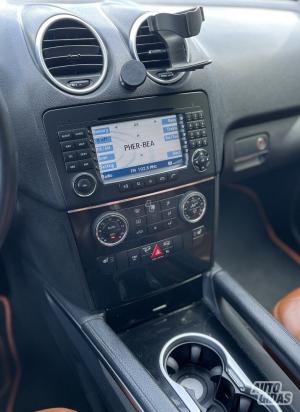 Melns Mercedes-Benz ML 320 2006 Šauļi, ar dzinēja tilpumu 3.00 L un nobraukumu 439 tūkst. km par 3450 €, foto 19 vietnē AUTOMOTO.COM.LV