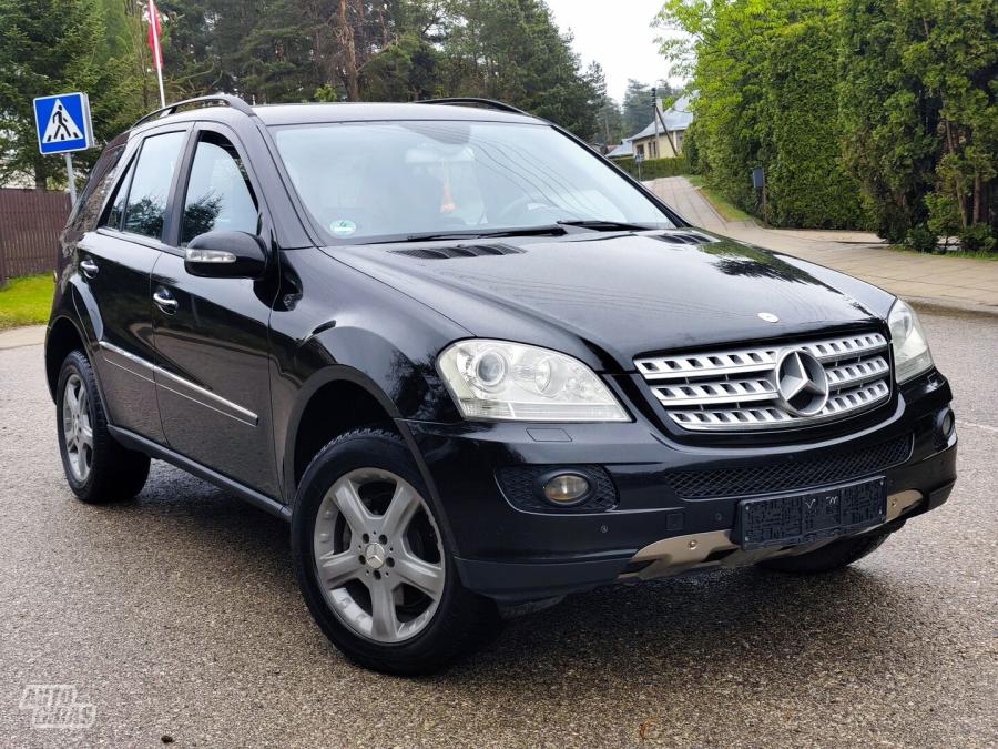 Черный Мерседес МЛ 320 2006 в Аникщяй, объемом двигателя 3.00 л и пробегом 370 тыс. км за 4450 €, фото 1 на AUTOMOTO.COM.LV