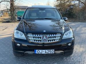 Melns Mercedes-Benz ML 320 2006 Rīga, ar dzinēja tilpumu 3.00 L un nobraukumu 0 tūkst. km par 4790 €, foto 11 vietnē AUTOMOTO.COM.LV