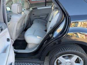 Melns Mercedes-Benz ML 320 2006 Rīga, ar dzinēja tilpumu 3.00 L un nobraukumu 0 tūkst. km par 4790 €, foto 15 vietnē AUTOMOTO.COM.LV