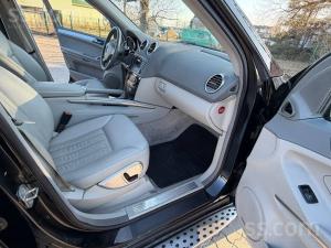 Melns Mercedes-Benz ML 320 2006 Rīga, ar dzinēja tilpumu 3.00 L un nobraukumu 0 tūkst. km par 4790 €, foto 18 vietnē AUTOMOTO.COM.LV
