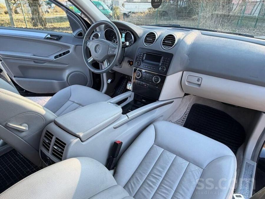 Melns Mercedes-Benz ML 320 2006 Rīga, ar dzinēja tilpumu 3.00 L un nobraukumu 0 tūkst. km par 4790 €, foto 21 vietnē AUTOMOTO.COM.LV