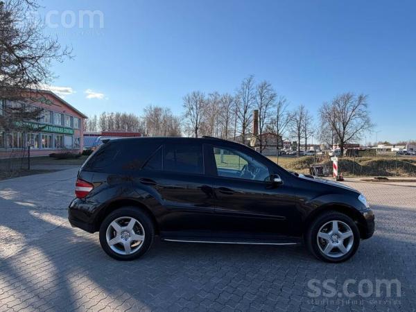 Melns Mercedes-Benz ML 320 2006 Rīga, ar dzinēja tilpumu 3.00 L un nobraukumu 0 tūkst. km par 4650 €, foto 7 vietnē AUTOMOTO.COM.LV