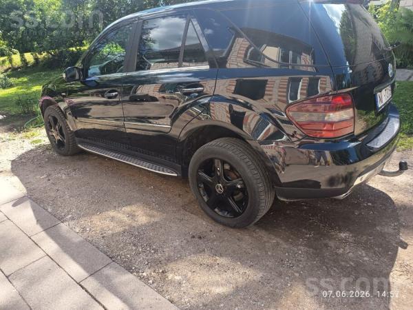 Melns Mercedes-Benz ML 320 2006 Madona, ar dzinēja tilpumu 3.00 L un nobraukumu 283 tūkst. km par 4800 €, foto 4 vietnē AUTOMOTO.COM.LV