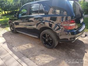 Черный Мерседес МЛ 320 2006 в Мадона, объемом двигателя 3.00 л и пробегом 283 тыс. км за 4800 €, фото 5 на AUTOMOTO.COM.LV