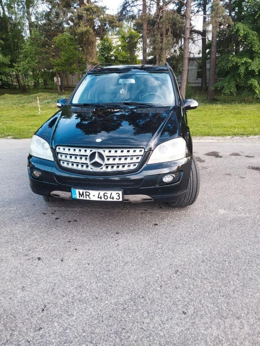 Черный Мерседес МЛ 320 2006 в Екабпилс, объемом двигателя 3.00 л и пробегом 310 тыс. км за 4800 €, фото 1 на AUTOMOTO.COM.LV