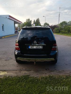 Черный Мерседес МЛ 320 2006 в Екабпилс, объемом двигателя 3.00 л и пробегом 310 тыс. км за 4800 €, фото 5 на AUTOMOTO.COM.LV
