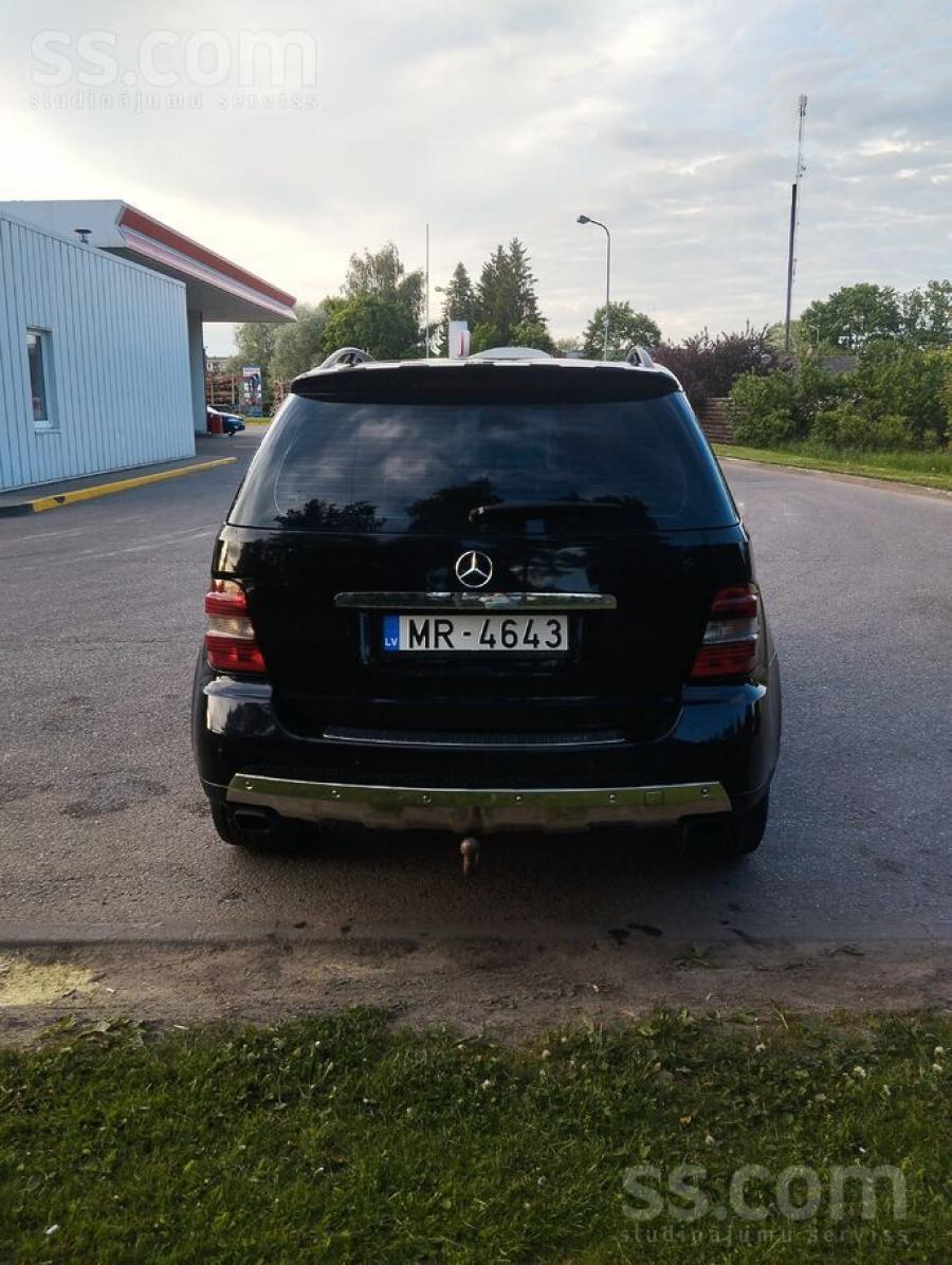 Черный Мерседес МЛ 320 2006 в Екабпилс, объемом двигателя 3.00 л и пробегом 310 тыс. км за 4800 €, фото 5 на AUTOMOTO.COM.LV