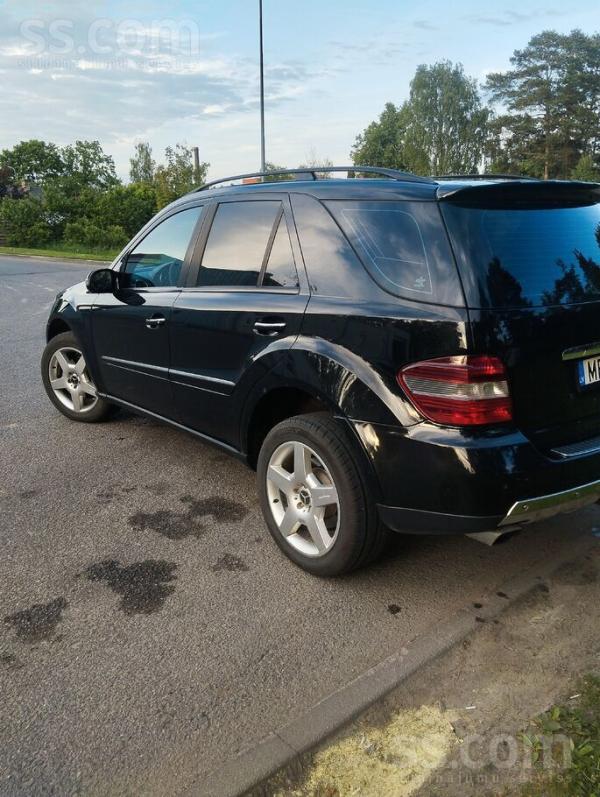 Melns Mercedes-Benz ML 320 2006 Jēkabpils, ar dzinēja tilpumu 3.00 L un nobraukumu 310 tūkst. km par 4800 €, foto 6 vietnē AUTOMOTO.COM.LV
