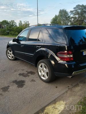 Черный Мерседес МЛ 320 2006 в Екабпилс, объемом двигателя 3.00 л и пробегом 310 тыс. км за 4800 €, фото 7 на AUTOMOTO.COM.LV