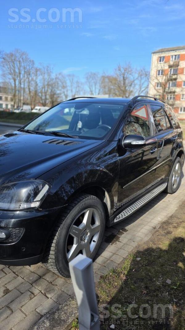 Melns Mercedes-Benz ML 320 2006 Rīga, ar dzinēja tilpumu 3.00 L un nobraukumu 284 tūkst. km par 7500 €, foto 7 vietnē AUTOMOTO.COM.LV