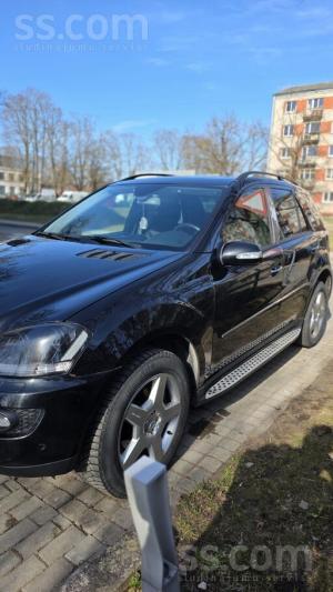 Melns Mercedes-Benz ML 320 2006 Rīga, ar dzinēja tilpumu 3.00 L un nobraukumu 284 tūkst. km par 7500 €, foto 8 vietnē AUTOMOTO.COM.LV