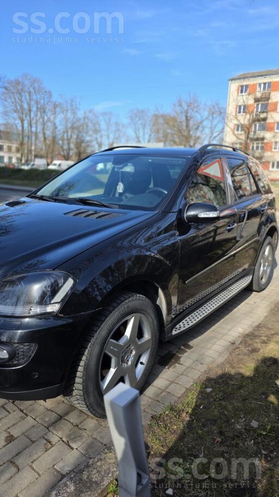 Melns Mercedes-Benz ML 320 2006 Rīga, ar dzinēja tilpumu 3.00 L un nobraukumu 284 tūkst. km par 7500 €, foto 8 vietnē AUTOMOTO.COM.LV