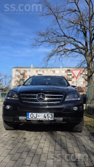 Melns Mercedes-Benz ML 320 2006 Rīga, ar dzinēja tilpumu 3.00 L un nobraukumu 284 tūkst. km par 7500 €, foto 9 vietnē AUTOMOTO.COM.LV