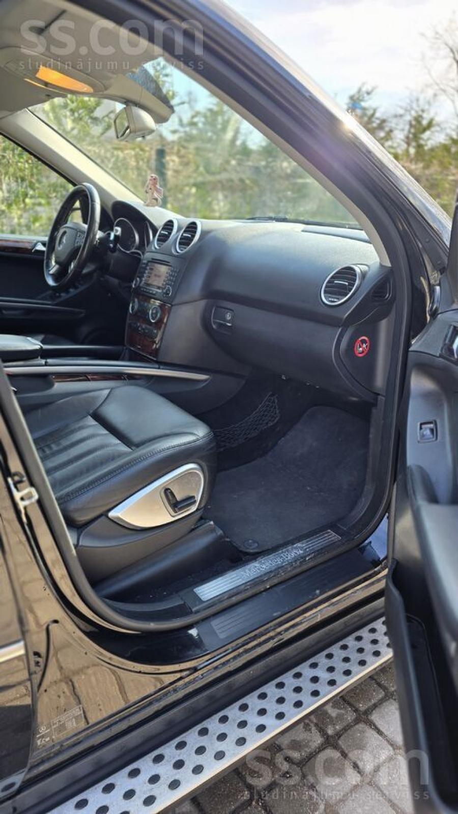 Melns Mercedes-Benz ML 320 2006 Rīga, ar dzinēja tilpumu 3.00 L un nobraukumu 284 tūkst. km par 7500 €, foto 10 vietnē AUTOMOTO.COM.LV