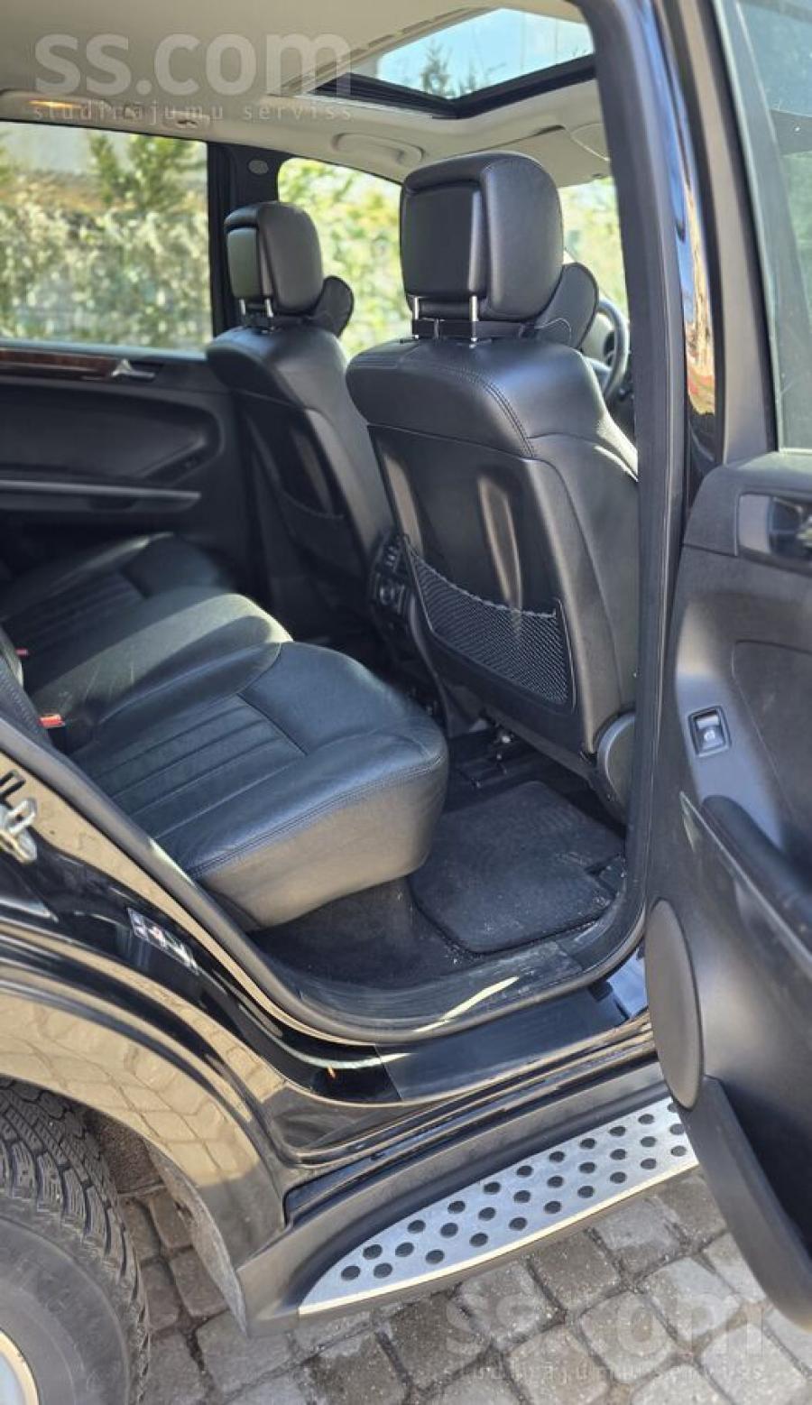 Melns Mercedes-Benz ML 320 2006 Rīga, ar dzinēja tilpumu 3.00 L un nobraukumu 284 tūkst. km par 7500 €, foto 13 vietnē AUTOMOTO.COM.LV