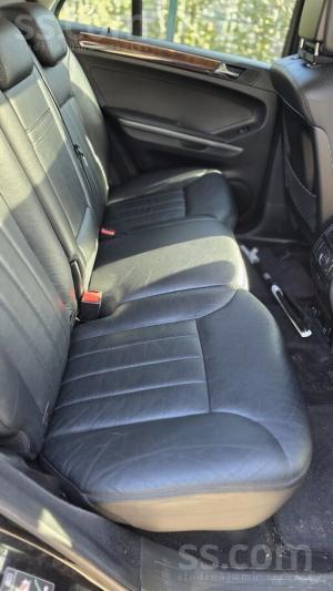 Melns Mercedes-Benz ML 320 2006 Rīga, ar dzinēja tilpumu 3.00 L un nobraukumu 284 tūkst. km par 7500 €, foto 14 vietnē AUTOMOTO.COM.LV