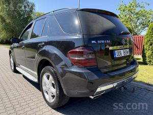 Черный Мерседес МЛ 320 2006 в Рига, объемом двигателя 3.00 л и пробегом 348 тыс. км за 4900 €, фото 4 на AUTOMOTO.COM.LV