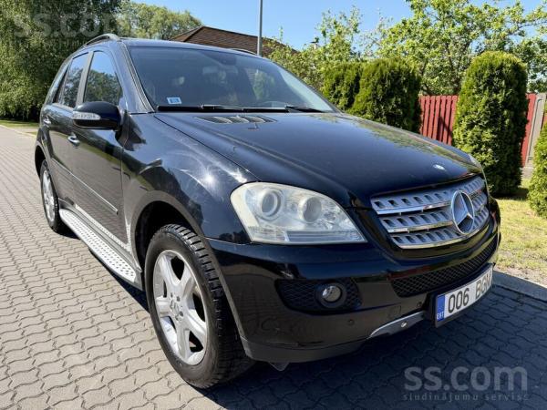 Black Mercedes-Benz ML 320 2006 in Riga, with an engine capacity of 3.00 L and mileage of 348 thousand km for 4900 €, photo 5 on AUTOMOTO.COM.LV