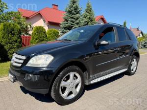 Черный Мерседес МЛ 320 2006 в Рига, объемом двигателя 3.00 л и пробегом 320 тыс. км за 4900 €, фото 3 на AUTOMOTO.COM.LV