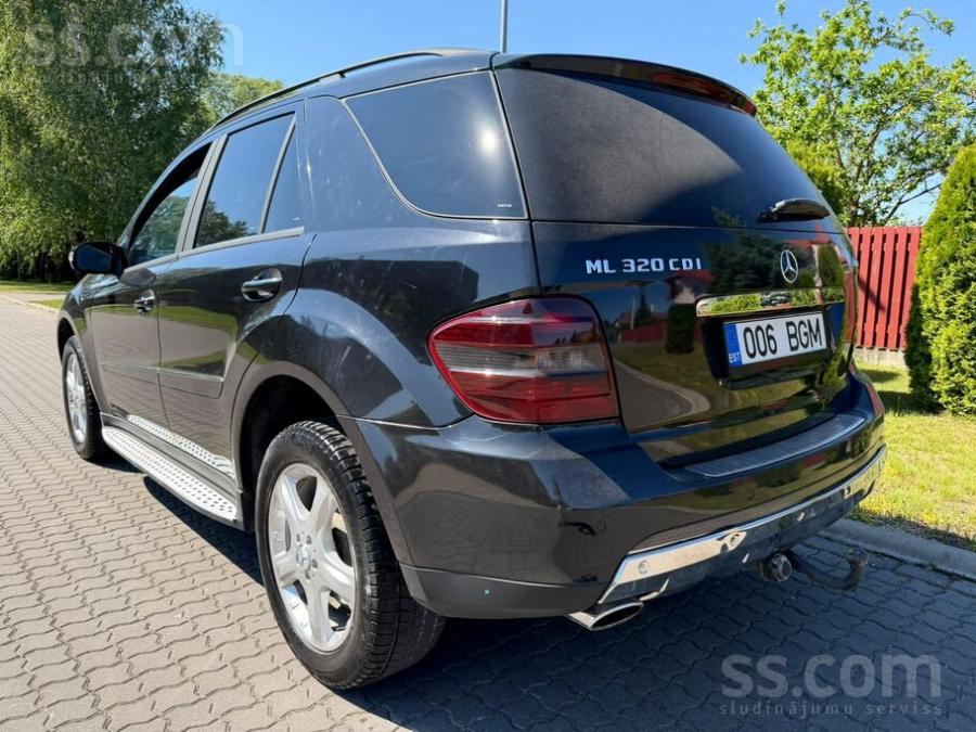 Черный Мерседес МЛ 320 2006 в Рига, объемом двигателя 3.00 л и пробегом 320 тыс. км за 4900 €, фото 4 на AUTOMOTO.COM.LV