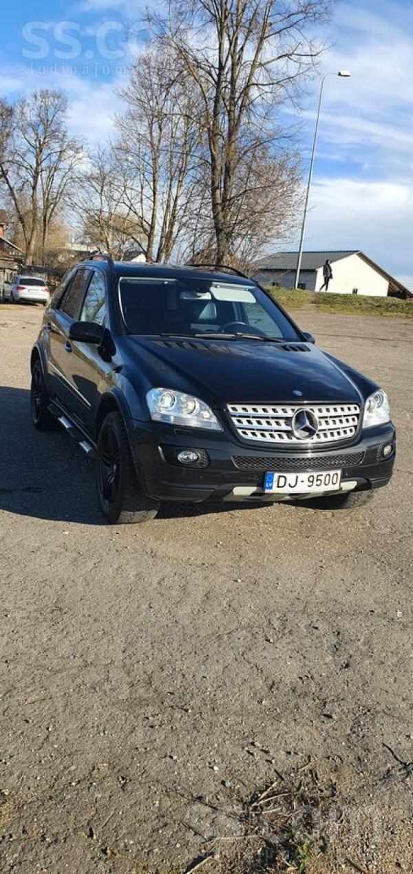 Melns Mercedes-Benz ML 320 2006 Daugavpils, ar dzinēja tilpumu 3.00 L un nobraukumu 341 tūkst. km par 5100 €, foto 2 vietnē AUTOMOTO.COM.LV