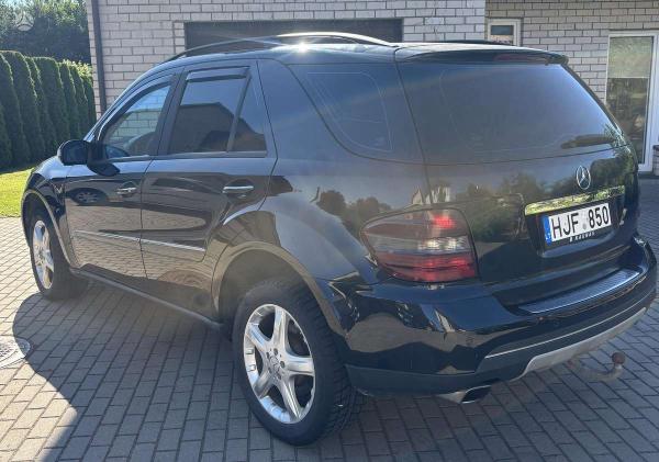 Melns Mercedes-Benz ML 320 2006 Jurbarkas, ar dzinēja tilpumu 2.99 L un nobraukumu 383 tūkst. km par 4400 €, foto 3 vietnē AUTOMOTO.COM.LV